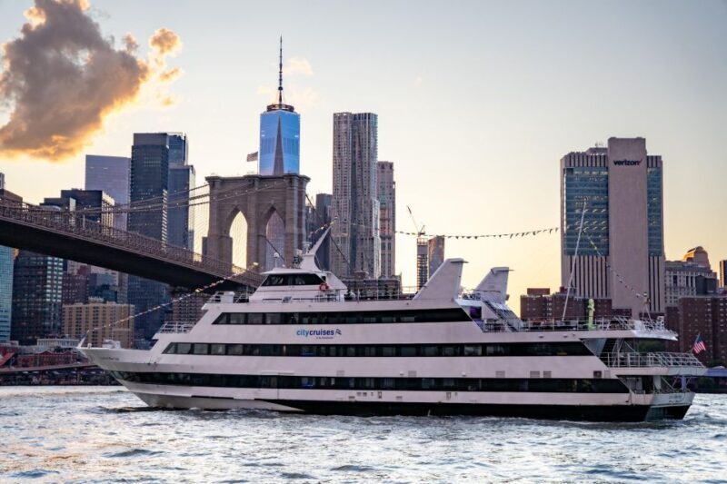 NYC: Christmas Eve Buffet Lunch or Dinner Harbor Cruise - A detailed Look at What to Expect