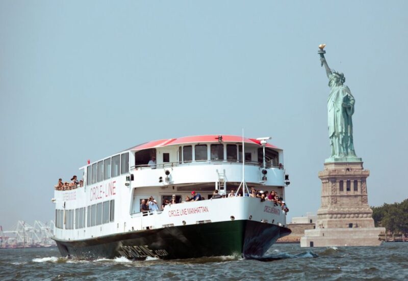 NYC: Circle Line 1.5-Hr Landmarks Skip-The-Box-Office Cruise - The Experience Onboard