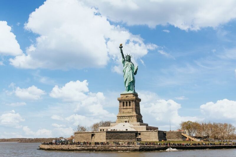 NYC: Circle Line 1.5-Hr Landmarks Skip-The-Box-Office Cruise - Who Will Love This Tour