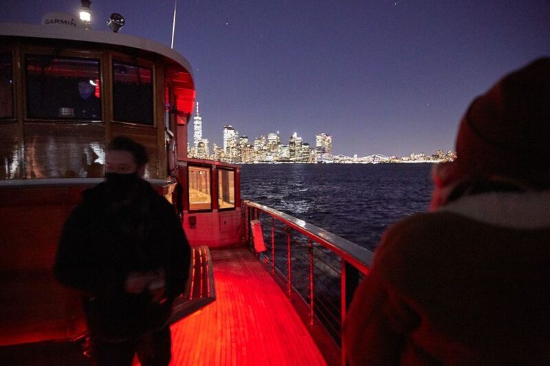 NYC: City Lights Yacht Cruise with Drink Included - What Reviewers Say