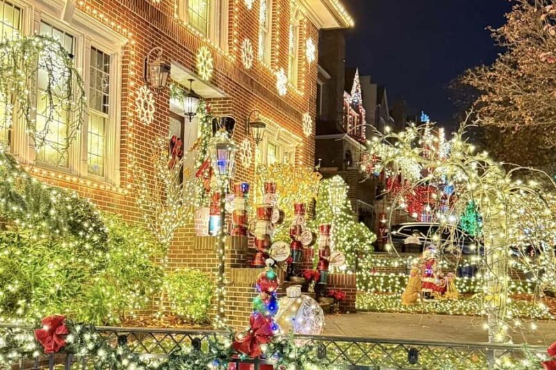 NYC: Dyker Heights Christmas Lights Trolley Tour - Experience Breakdown and What to Expect