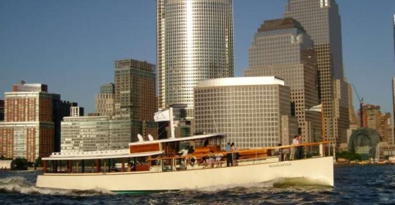 NYC: Evening Jazz Cruise on the Yacht Manhattan - The Included Drink and Refreshments
