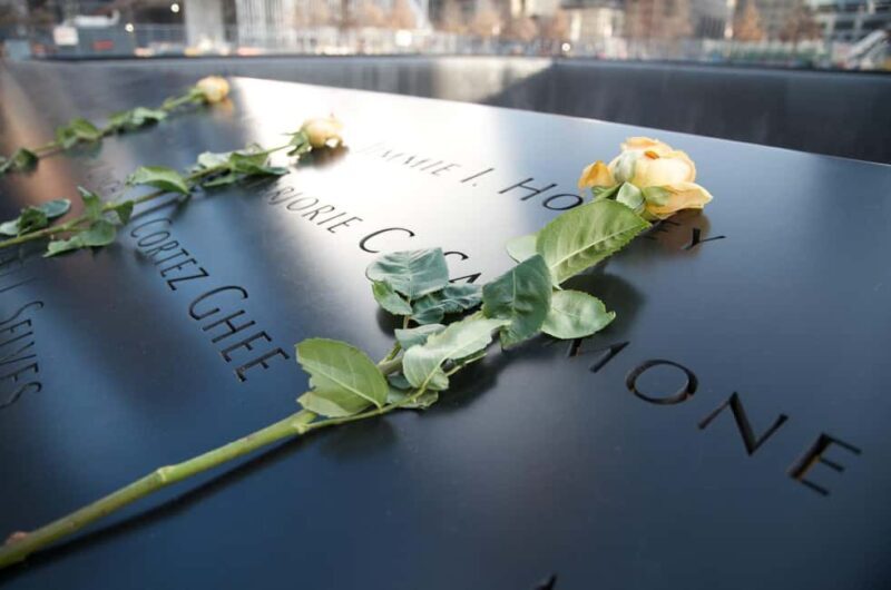 NYC: Financial District Guided Walking Tour English-Spanish - Practicalities and Group Experience