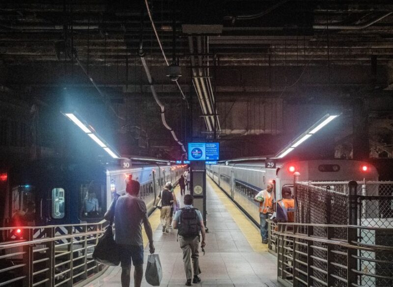 NYC | French guided tour Grand Central & Midtown - The Details Behind the Experience
