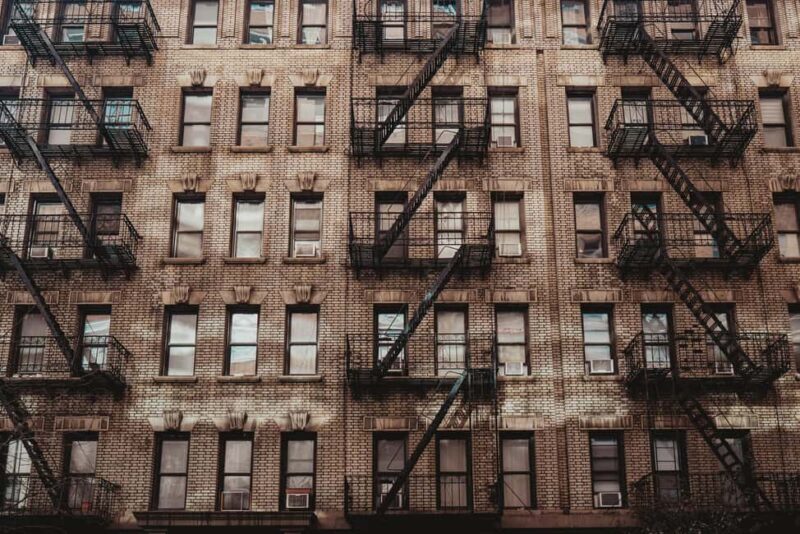 NYC: High Line, Hudson Yards & Greenwich Village Guided Tour - Starting Point: Hells Kitchen and the Historic Kiehl’s Store