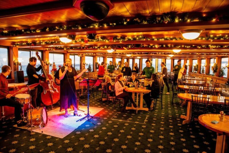 NYC: Holiday Yacht Cruise with Jazz, Cocoa & Carols - FAQ
