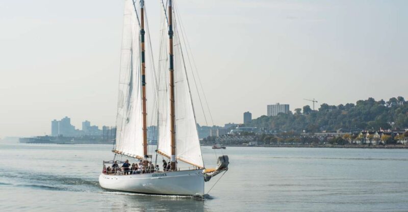 NYC: Hudson River Fall Foliage Sailing Trip - Key Points