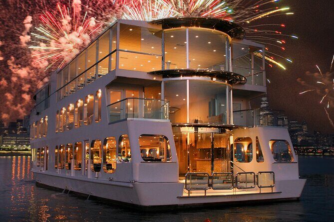 NYC July 4th Fireworks on a Luxury Yacht with Open Bar and Dinner - Who Is This Tour Best For?