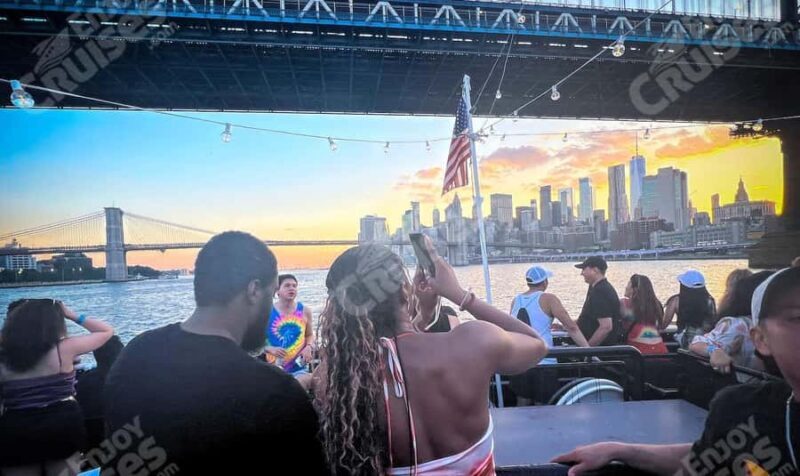 NYC: LGBT Pride After Parade Sunset Cruise with Drinks & DJs - Comfort and Convenience: What You Need to Know