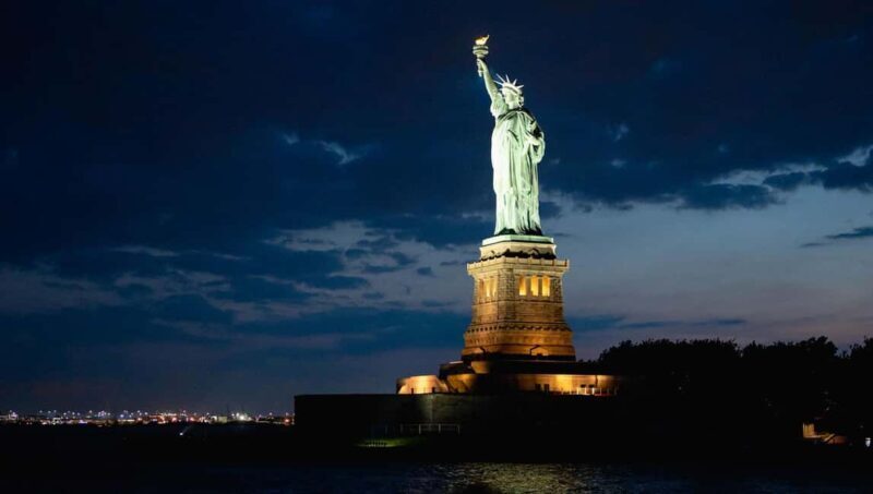 NYC: Manhattan Skyline Dining Cruise - The Itinerary: What You Can Expect