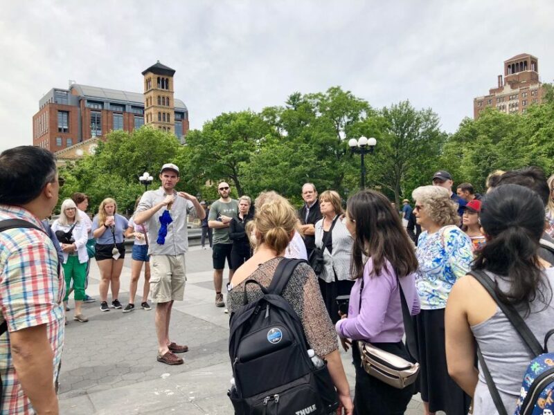 NYC: Manhattan TV and Movie Bus Tour with Actor Guide - FAQs