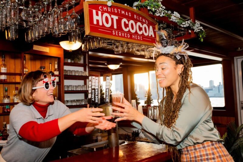 NYC: Night Holiday Lights and Cocoa Cruise - Food and Drink Options