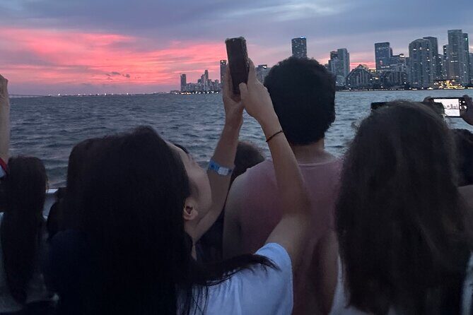 NYC Party Cruise with Light Narration - What We Loved & What to Watch Out For