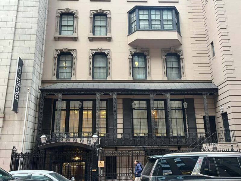 NYC: Pelé Landmarks Guided Walking Tour - Key Points