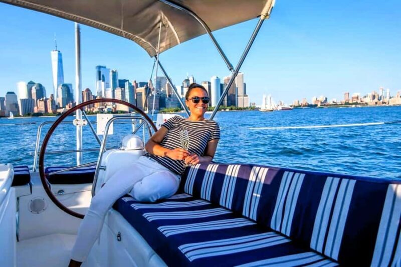 NYC: Private Champagne Sail to the Statue of Liberty - In-Depth: What the Experience Looks Like
