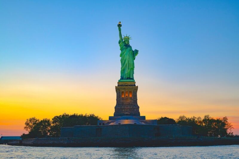 NYC: Private Champagne Sail to the Statue of Liberty - A Sail Through New York: Private Champagne Cruise to the Statue of Liberty