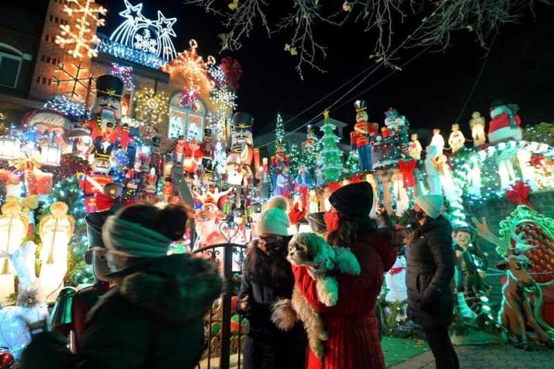 NYC: Private Dyker Heights and NYC Holiday Lights Tour - The Value of This Tour