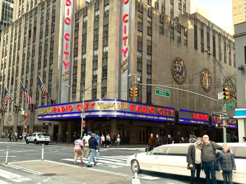 NYC: Private Home Alone 2 Stretch Limousine Tour with Pizza - What Makes This Tour Special?