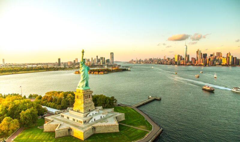 NYC: Private Luxury Tour of NYC With Transportation - A Deep Dive into the Experience