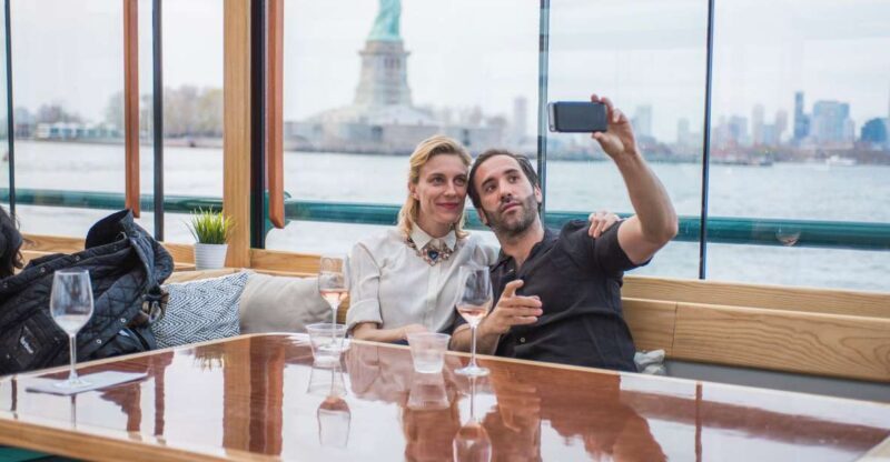 NYC: Romantic Valentine's Day Champagne Cruise - NYC: Romantic Valentines Day Champagne Cruise - A Genuine Look