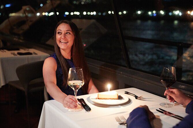 NYC Skyline Dinner Cruise from New Jersey - Entertainment and Atmosphere