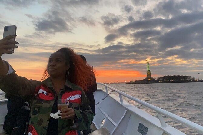 NYC Skyline lights Happy Hour and Cash Bar - Key Points