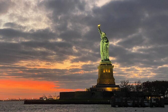 NYC: Statue of Liberty Night Cruise and Skyline - FAQ
