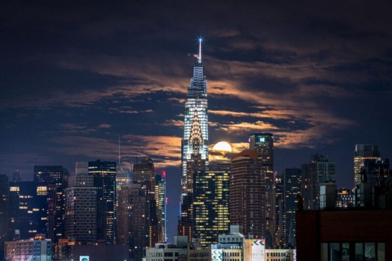 NYC: SUMMIT One Vanderbilt Tickets - SUMMIT LEVITATION: The Thrill of Suspension