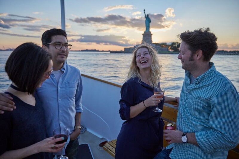 NYC: Sunset Cruise on a Small Yacht with a Drink - Key Points