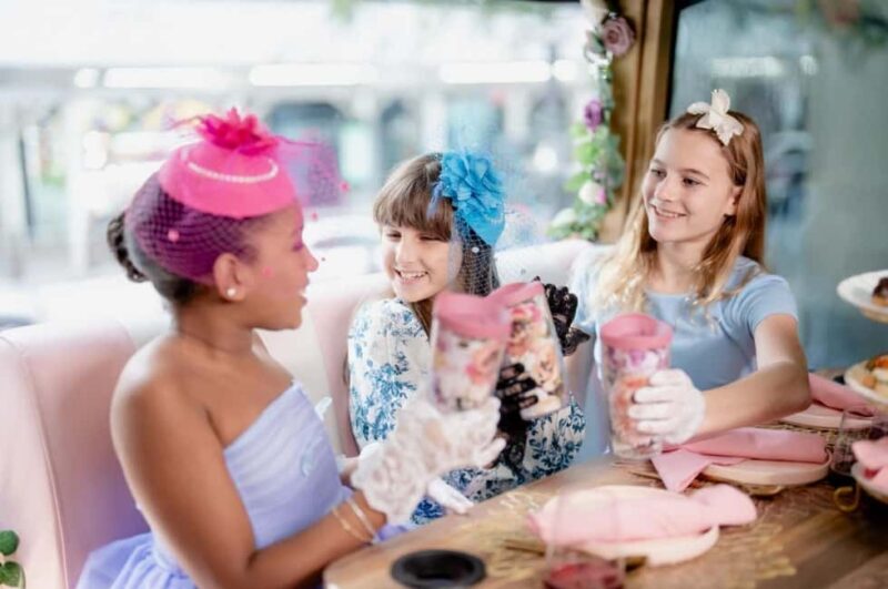 NYC: Tea Around Town Bus Tour with Live Entertainment - FAQ