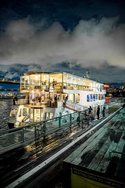 NYC: Valentine's Day Romantic Dinner Cruise - Setting the Scene: What to Expect