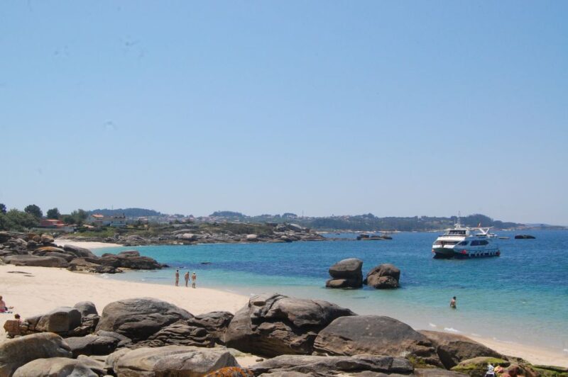 O Grove: Ría de Arousa Catamaran Tour with Seafood Lunch - Key Points