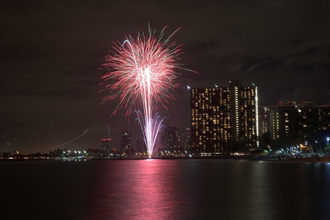 Oahu Catamaran Waikiki Sunset on 40 Foot Catamaran: Food and BYOB - Practical Details and Tips