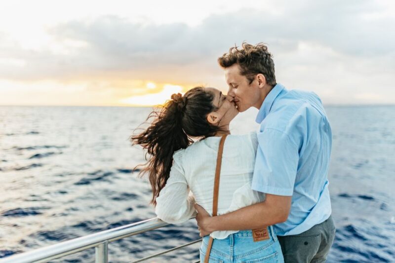 Oahu: Diamond Head Cruise with Drinks & Appetizers - The Value of This Experience