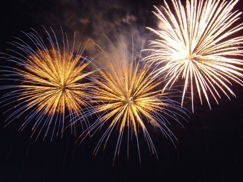 Oahu: Friday Night Fireworks Sail from Hilton Hawaiian Pier - Key Points