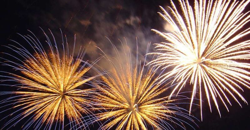Oahu: Friday Night Fireworks Sail from Hilton Hawaiian Pier - The Experience in Detail