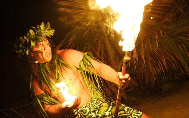 Oahu: Germaine's Traditional Luau Show & Buffet Dinner - Key Points