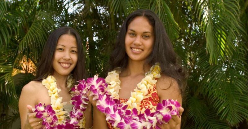 Oahu: Honolulu Airport (HNL) Honeymoon Lei Greeting - What to Expect from the Honolulu Airport Lei Greeting