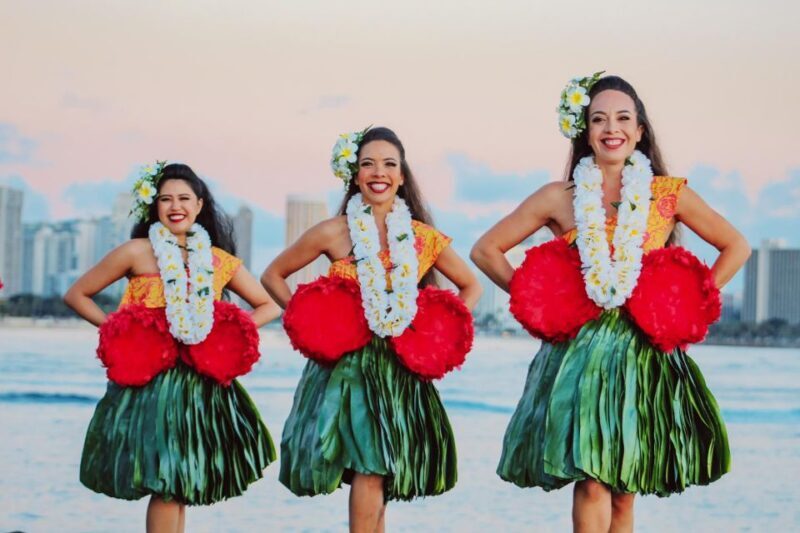 Oahu: Ka Moana Luau Dinner and Show at Aloha Tower - Who Will Love This Luau?