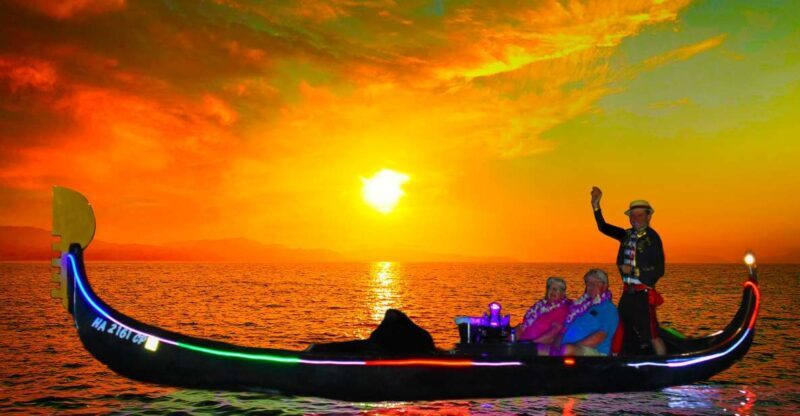 Oahu: Luxury Gondola Cruise with Drinks and Pastries - Authentic Traveler Insight