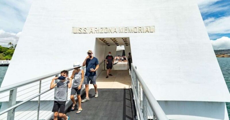 Oahu: Pearl Harbor Battleships Group Tour - A Deep Dive into the Experience