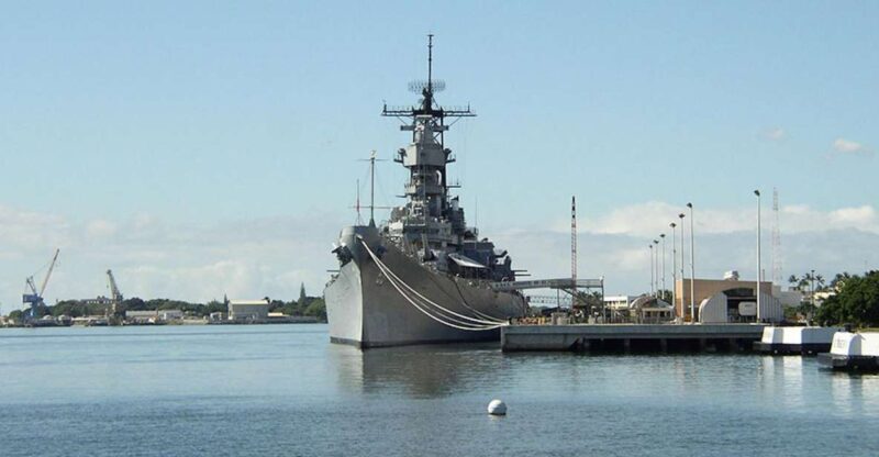 Oahu: Premium Missouri, Arizona & Top of the Tower Tour - Key Points