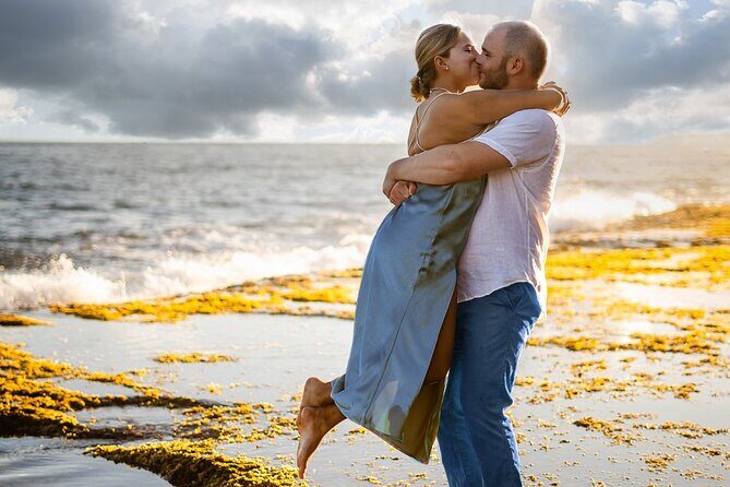Oahu Professional Photographer Couples and Families - Key Points