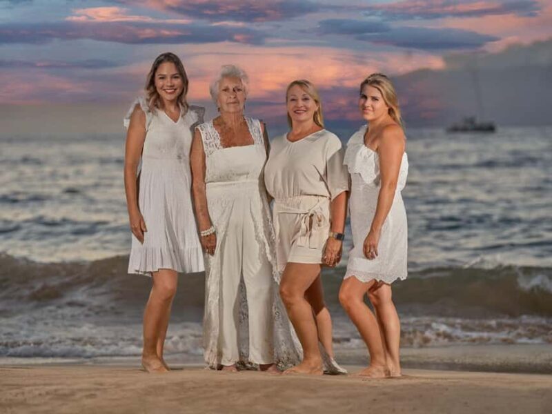 Oahu: Professional Photographer Couples and Families - What to Expect from Your Oahu Photo Session