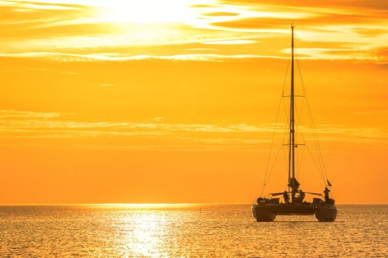 Oahu: Sunset Cruise of West Oahu with Drinks and Appetizers - The Experience: What It’s Like on the Water