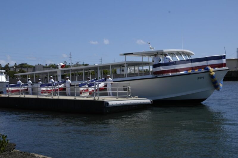 Oahu: USS Arizona Memorial Captains Narrated Multimedia Tour - The Boat Ride and the Arizona Memorial