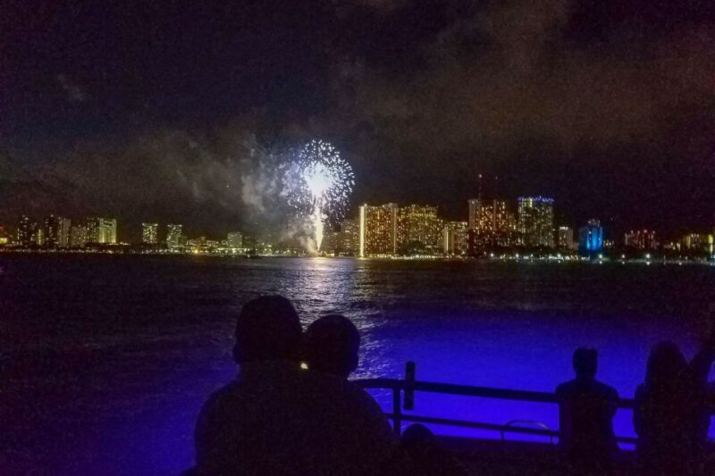 Oahu: Waikiki BYOB Friday Night Fireworks Cruise - Analyzing the Value