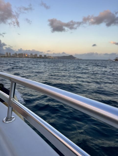 Oahu: Waikiki Fireworks Boat Cruise from Oahu - Authentic Marine Encounter and Scenic Beauty