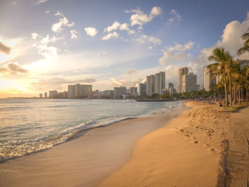 Oahu: Waikiki Fireworks Boat Cruise from Oahu - FAQs