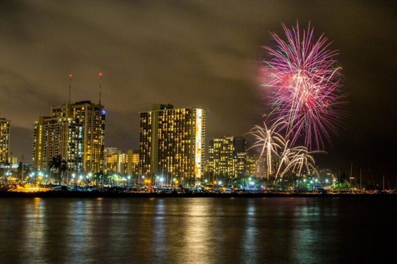 Oahu: Waikiki Friday Night Fireworks Sail - Oahu: Waikiki Friday Night Fireworks Sail — A Complete Guide